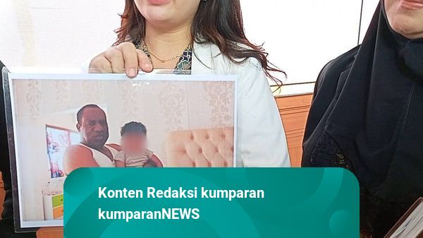 Veronica Jennifer Ungkap Bukti: Wamendagri John Wempi Wetipo Gendong Anaknya | kumparan.com